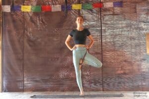 How to Use a Yoga Strap: 18 Yoga Strap Stretches for Beginners - Yoga Rove