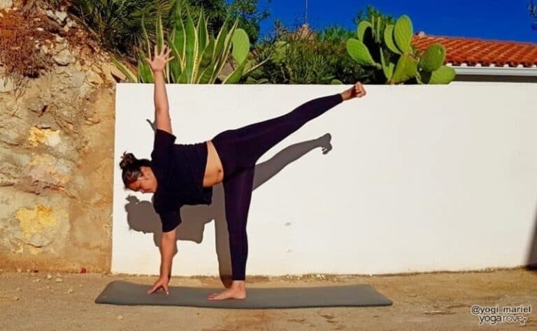 20 Minute Beginner Power Yoga Routine - Yoga Rove